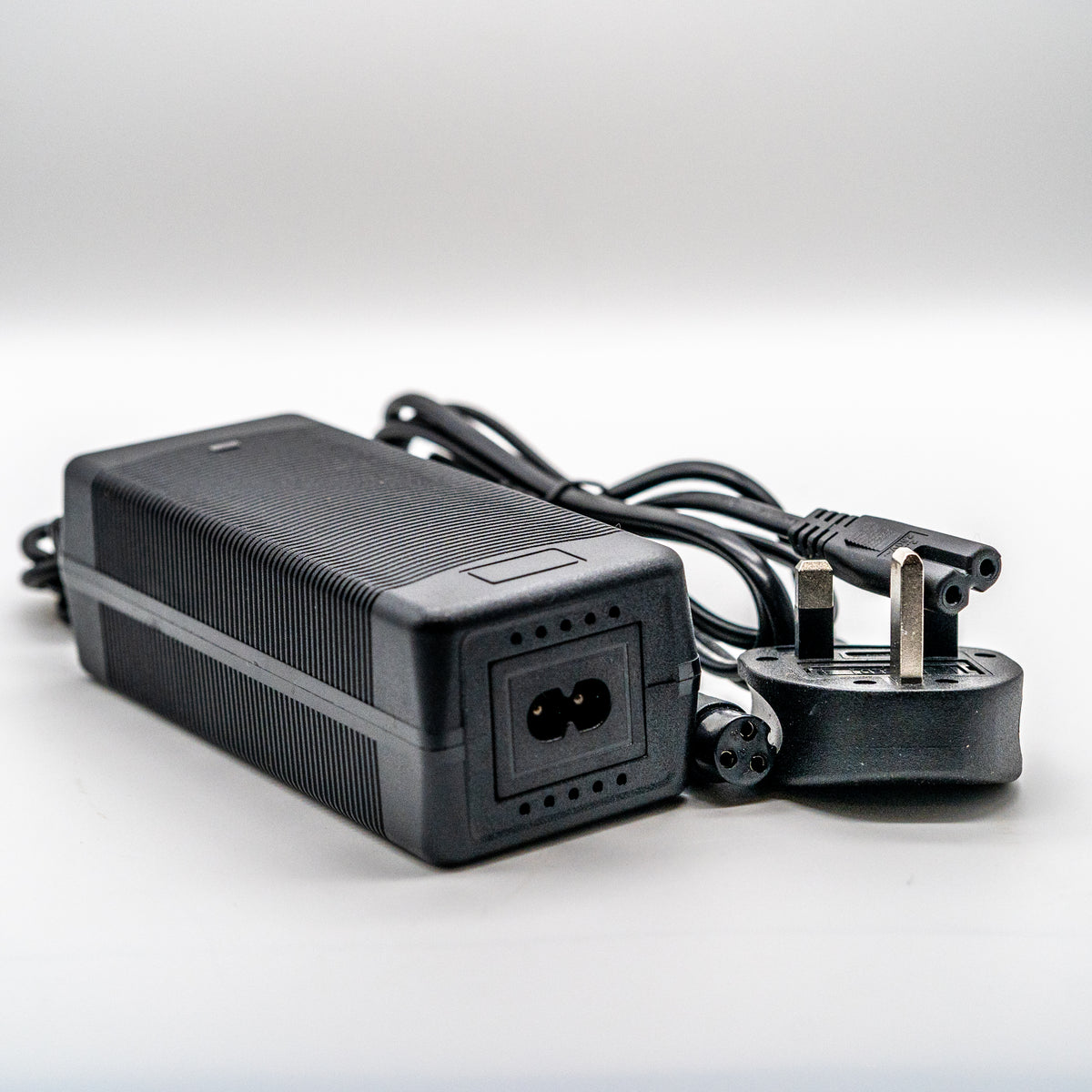 Electric scooter charger for 52V battery 2A (output 58.8V) for Zero Ka ...